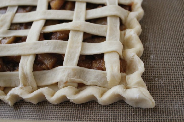 Comfort Food: Slab Apple Pie | Inside NanaBread's Head