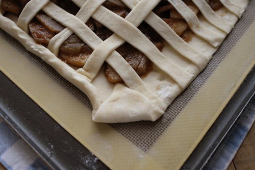 Comfort Food: Slab Apple Pie | Inside NanaBread's Head