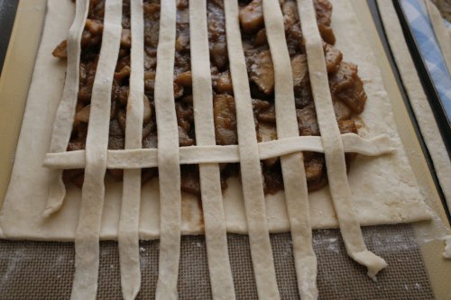 Comfort Food: Slab Apple Pie | Inside NanaBread's Head