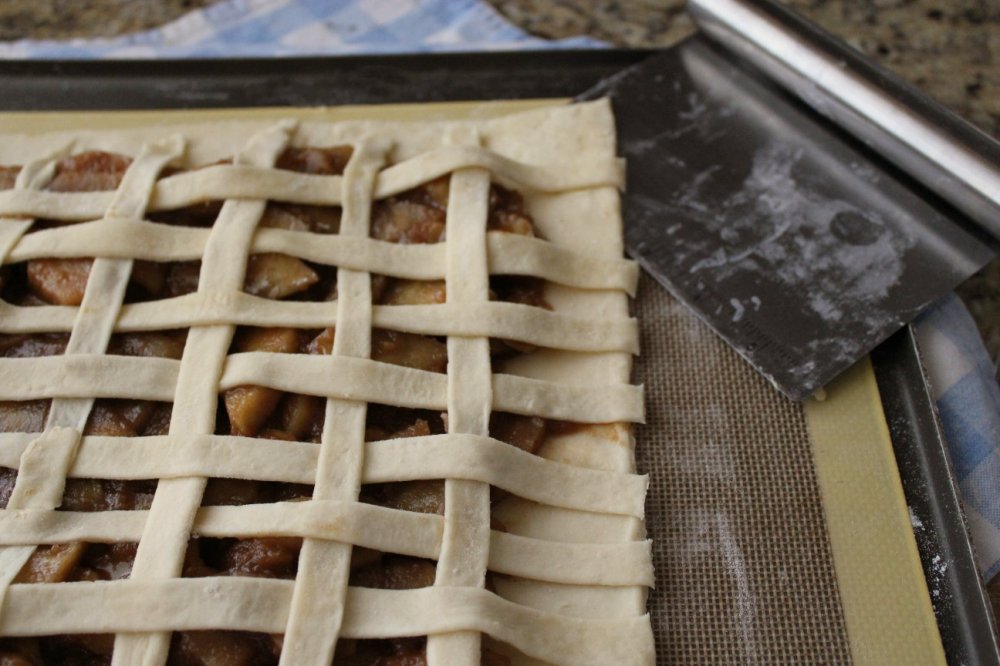 Comfort Food: Slab Apple Pie | Inside NanaBread's Head